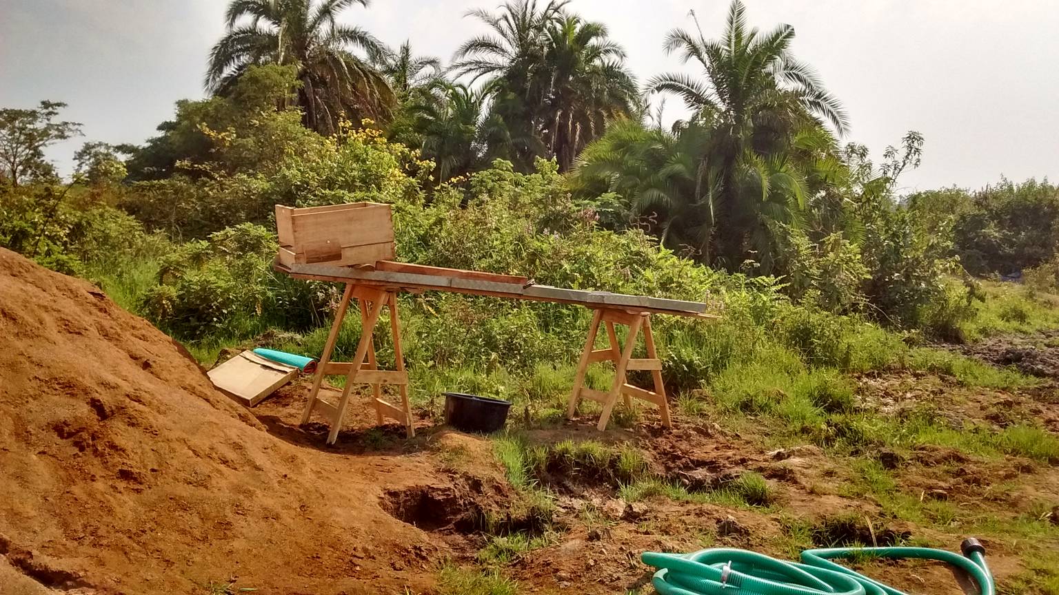 The sluice ready for the tailings heap test